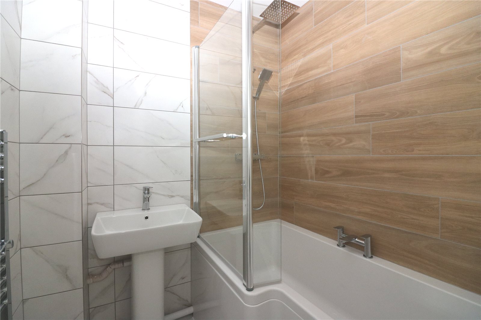 Tracey Court, 96 Blenheim Crescent, Leigh on Sea, Essex, SS9 3DX | Hunt ...